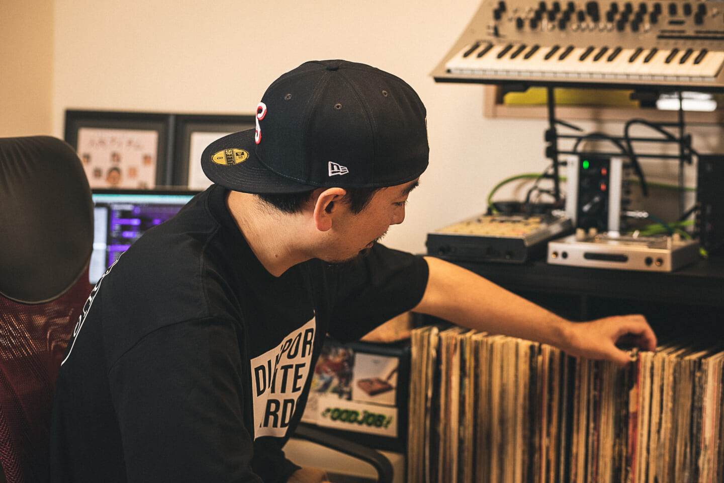 dooooインタビュー。“人肉MPC？CreativeDrugStoreのDJ？” 9枚のヴァイナルと使用機材でアーティスト像を紐解く ...