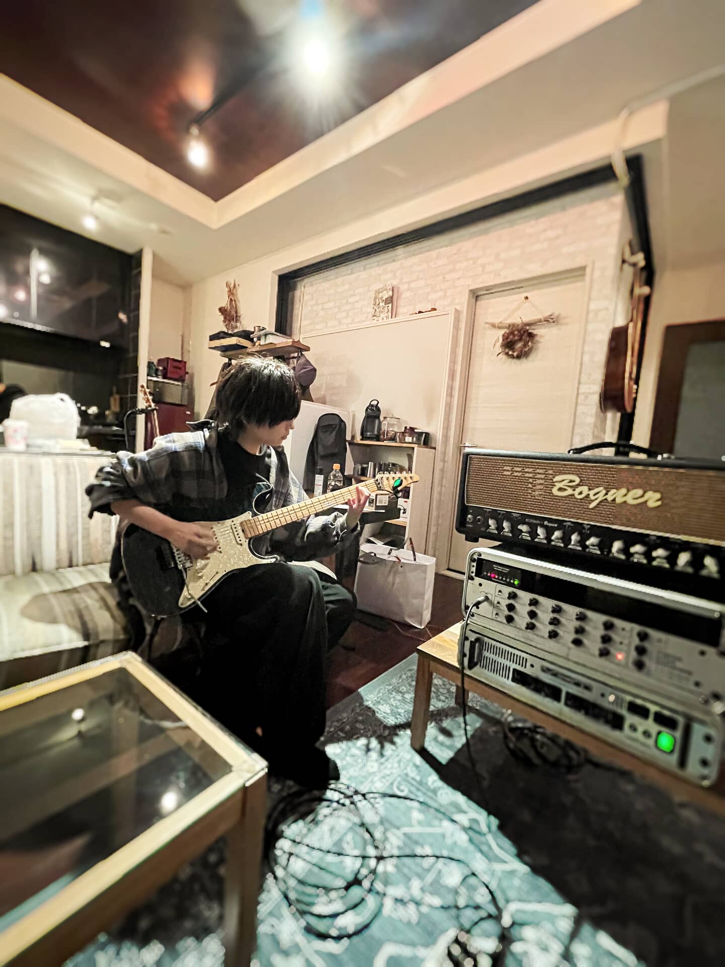 音羽-otoha-『Unlockable』インタビュー。音楽の存在意義〜学生時代からの音楽／楽器遍歴までを聞く | plug+（ぷらぷら）